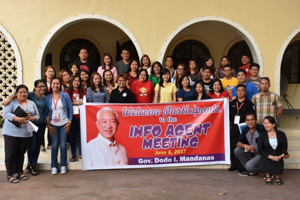 Para sa tamang impormasyon, Batangas Province nagtalaga ng mga agents ...