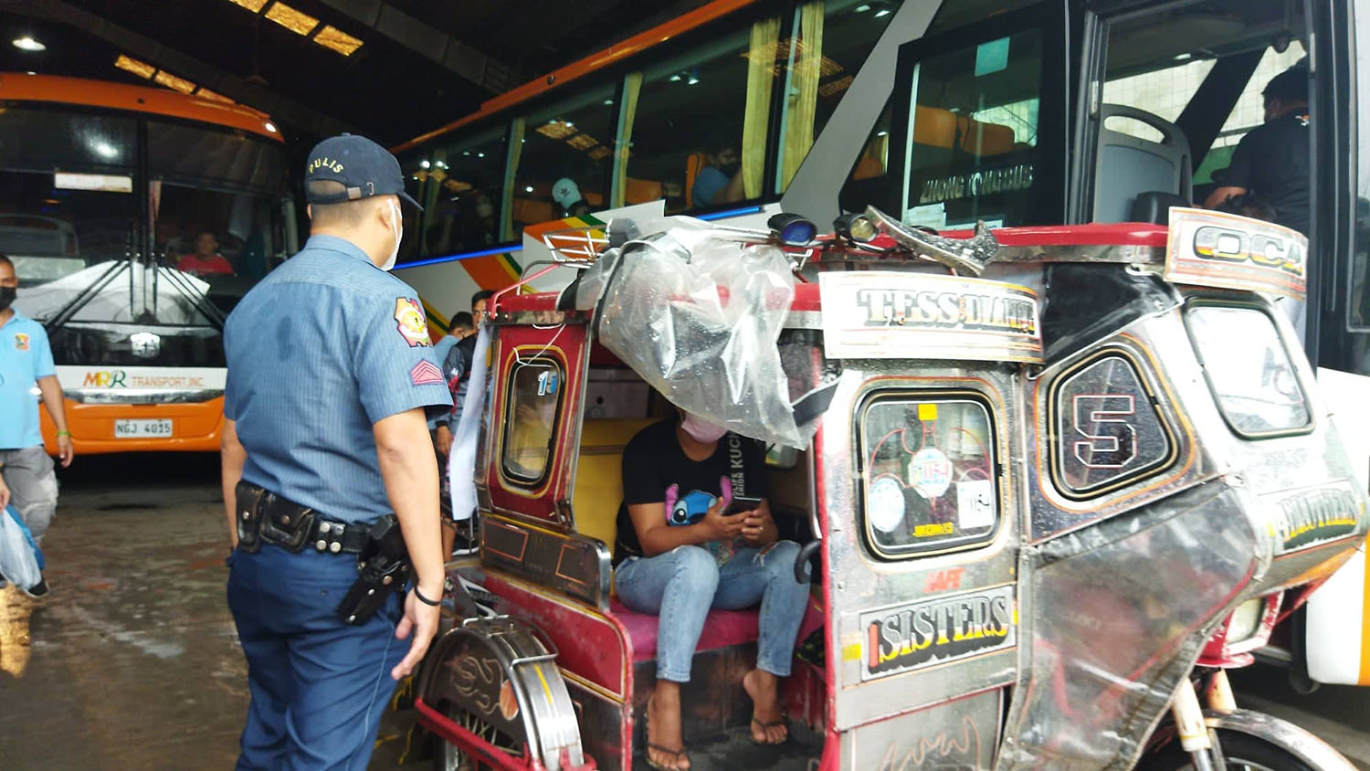Paglilipat ng bus terminal sa labas ng poblacion ng Infanta, pinag ...