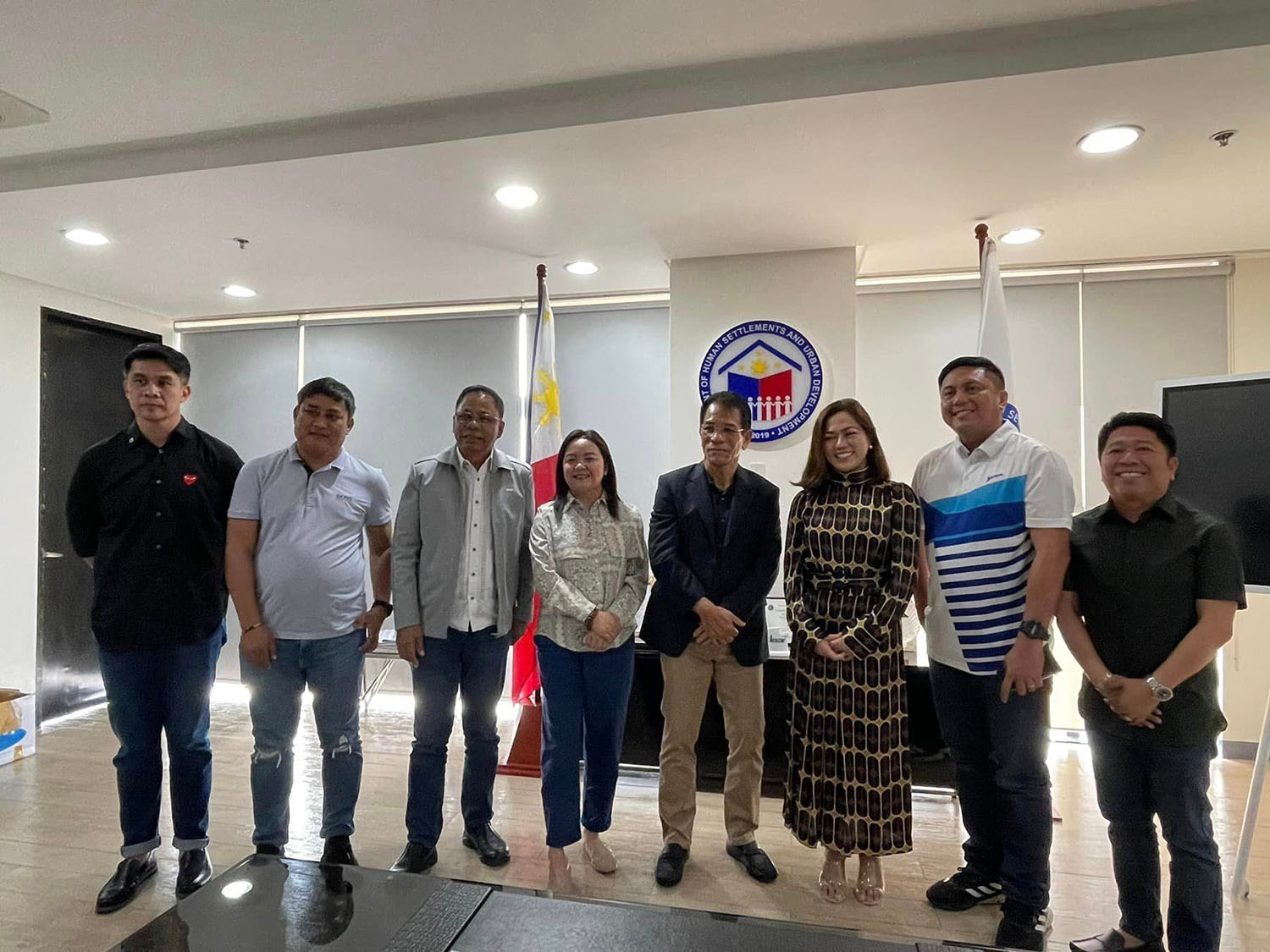 6 lokalidad sa Quezon, nakipagpulong sa DHSUD para sa pabahay program ...